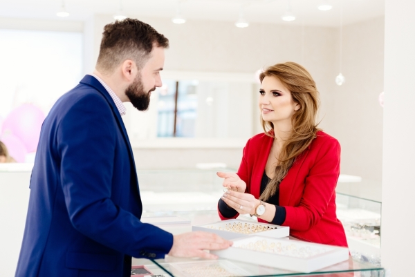 20 Straight-Talking Suggestions to Improve Your Jewelry Store Today