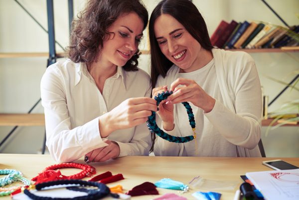 10 Proven Jewelry Advertising Ideas to Attract Your Target Audience