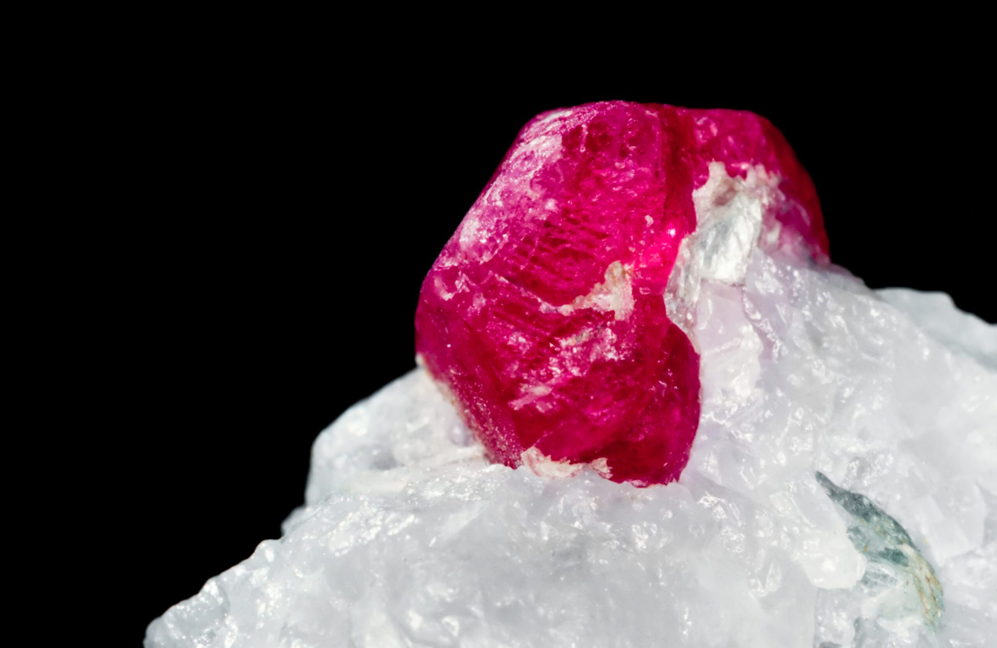 How to Photograph an African Ruby with the GemLightbox Macro - The ...
