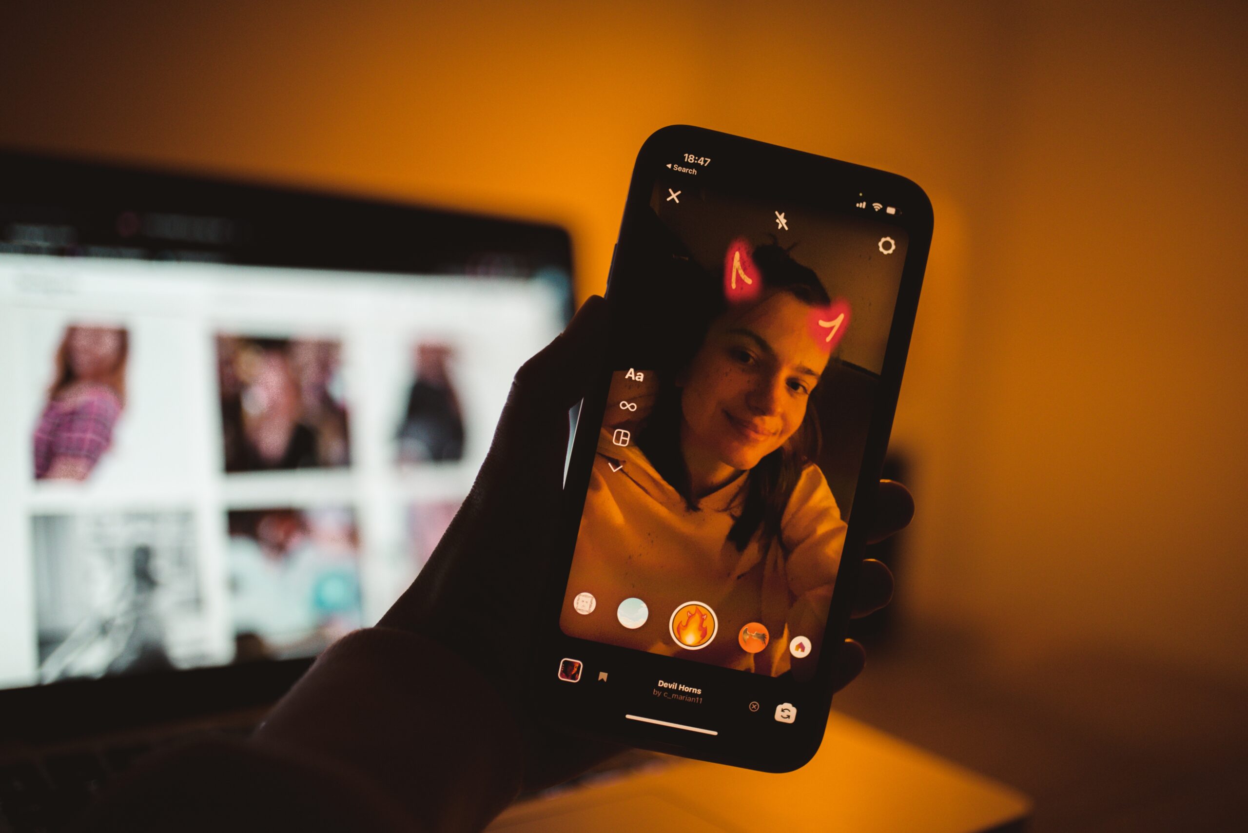 How to Integrate Augmented Reality into Jewelry Business - The Jeweler ...