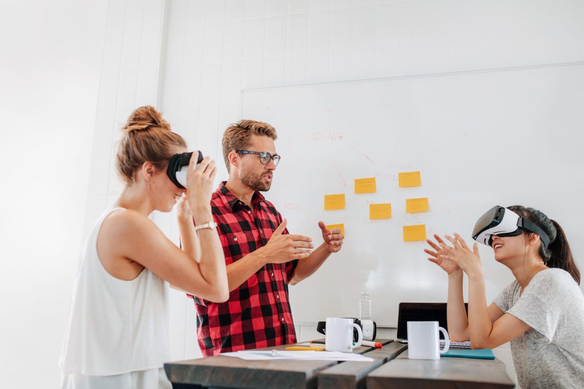 How to Integrate Augmented Reality into Jewelry Business - The Jeweler ...