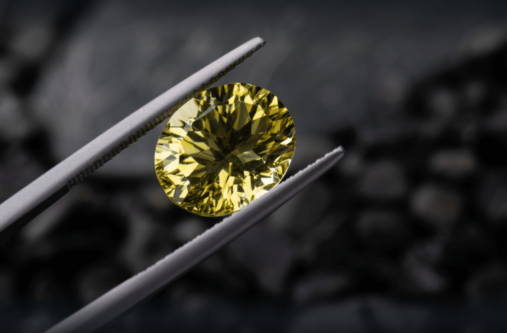 Why Add Yellow Lighting When Taking Photos of Gemstones?